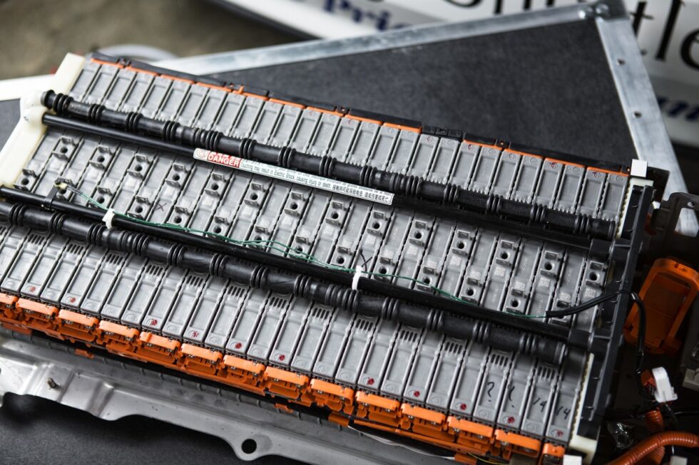 What is the difference between a reconditioned and a new hybrid battery ...